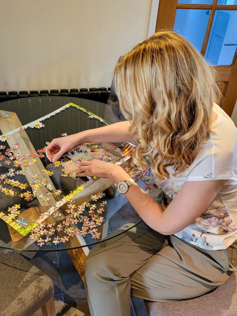 How to Do a 1000 Piece Jigsaw Puzzle Fast – Expert Tips & Tricks