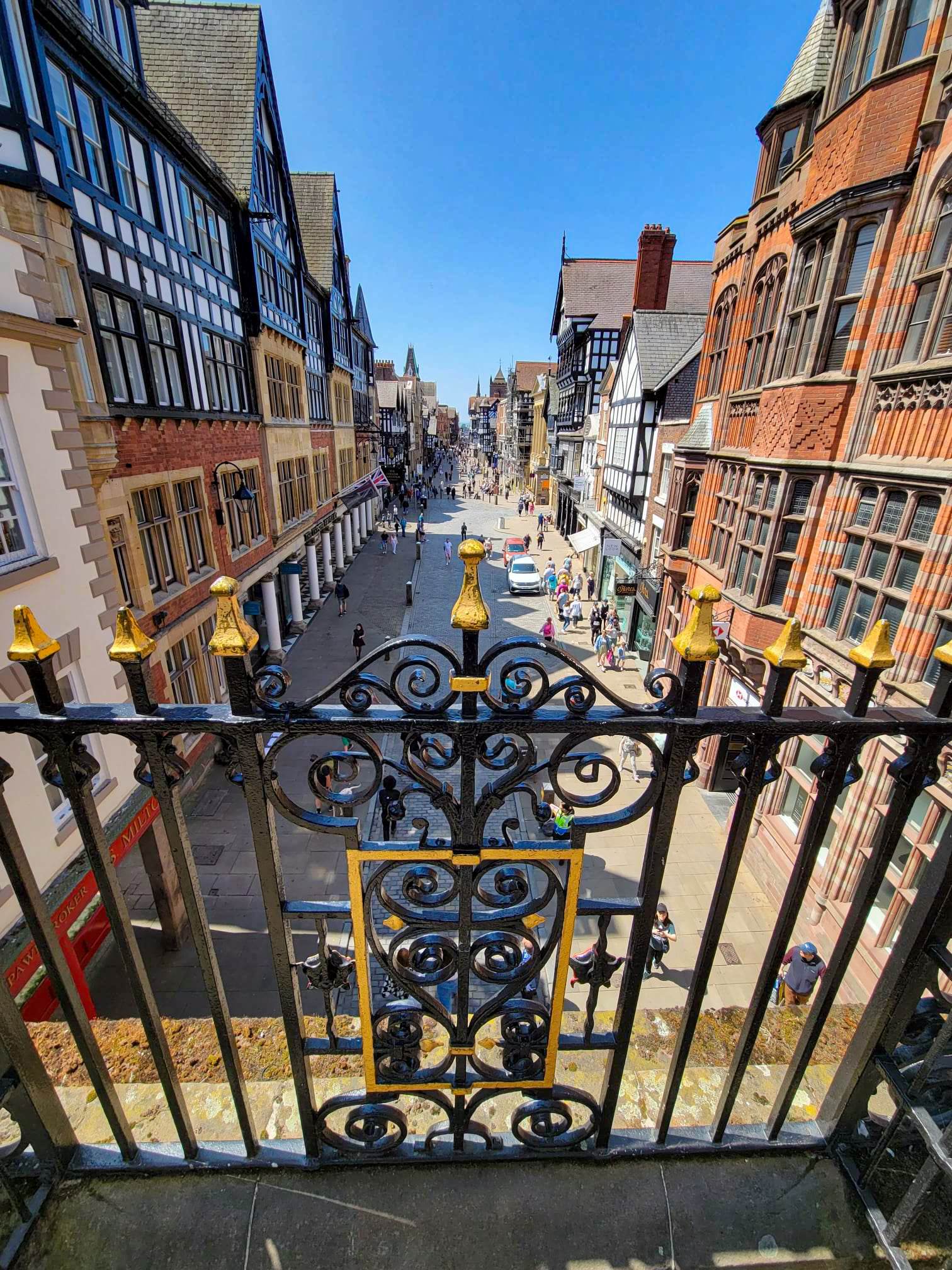 Chester City Walls – Walk Around the City